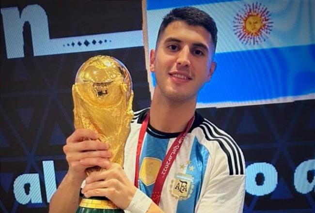 Escándalo: la ex-esposa de Palacios vendió la medalla y la camiseta del Mundial - SL24