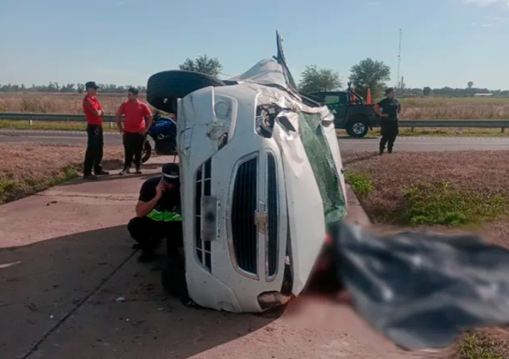 Accidente fatal en Timbúes: un hombre murió y su hija está herida tras volcar el auto en la ...