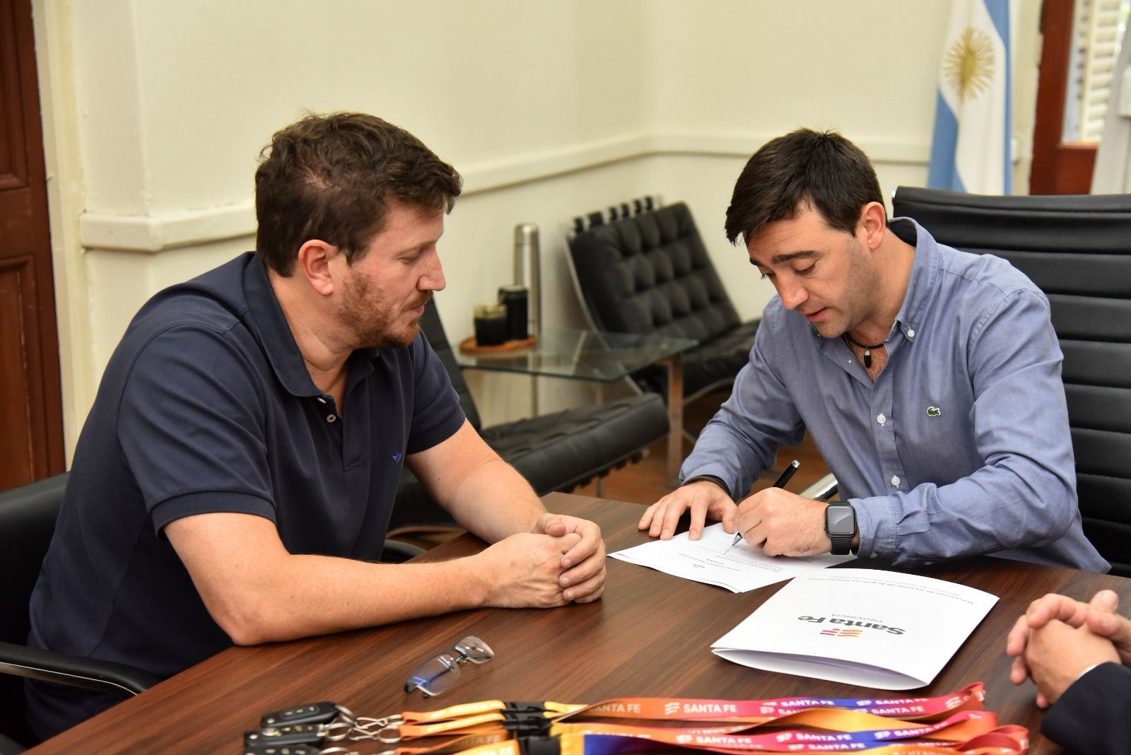 Provincia cedió vehículos incautados del delito para que efectivos ...